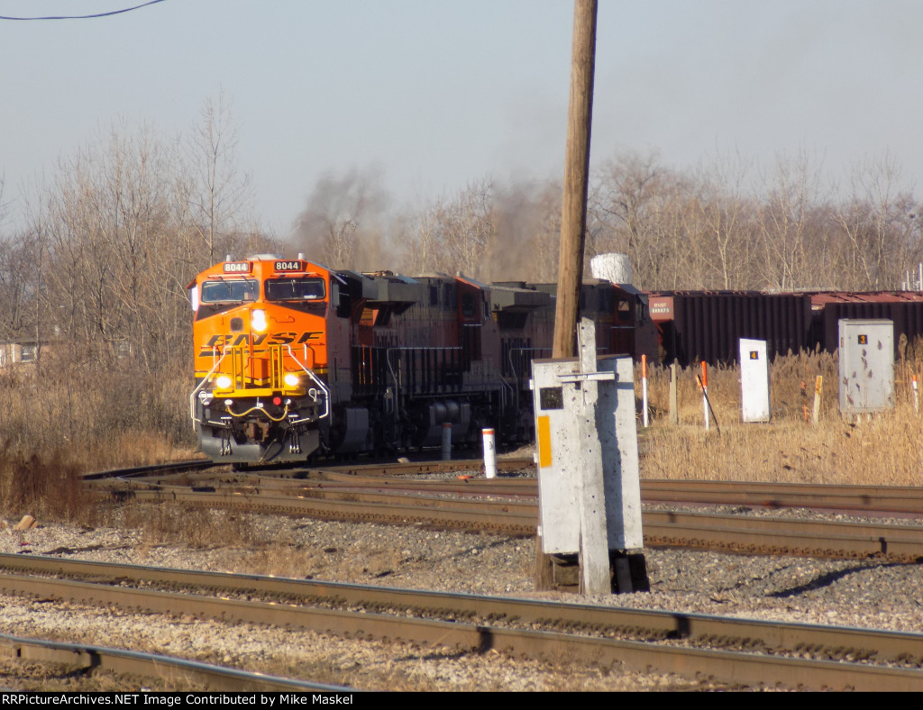 BNSF 8044